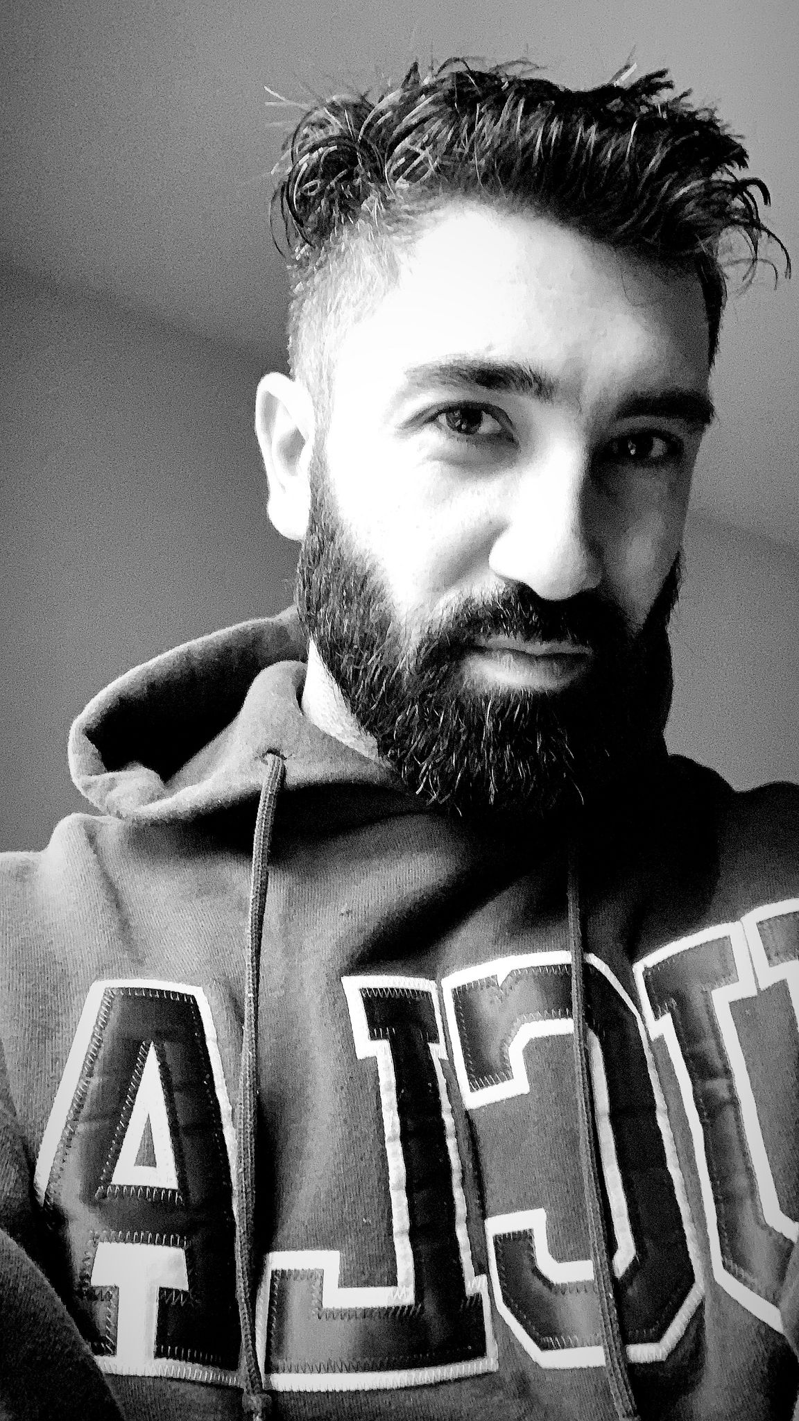 Screenwriter - a job post by Éli Sokhn - Stage 32