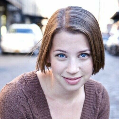 Amy Benson: . - Stage 32