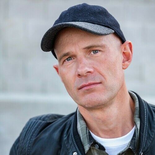 Andrew Byron: Actor, producer and voice artist… - Stage 32