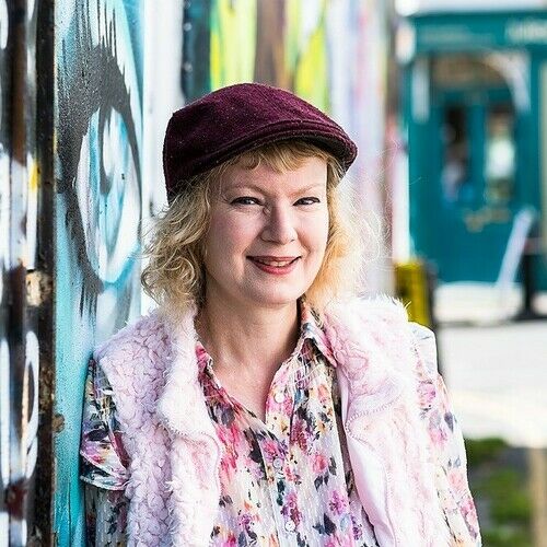 Julia Howe: Content creator in Seaford, United… - Stage 32