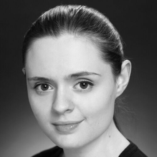 Angela Holmes: Actor in Manchester, United Kin… - Stage 32