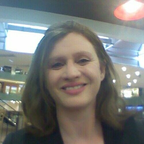 Jeannie Lewis: Author, content creator and ill… - Stage 32
