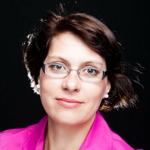 Leesa Smith - Leesa's Bio, Credits, Awards, an… - Stage 32