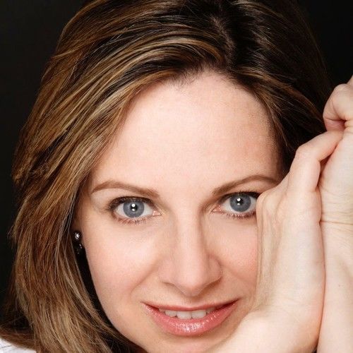 Ana Graham - Ana's Bio, Credits, Awards, and more. - Stage 32